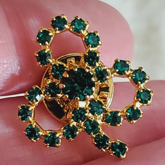 ballou | Jewelry | Vintage Ballou Regd Emerald Green Shamrock Crystal ...